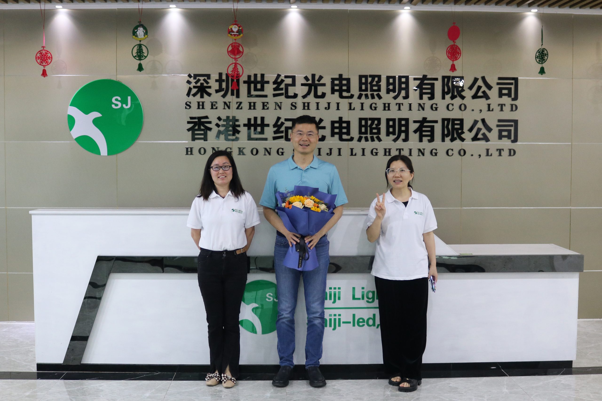 welcome Jason coming to visit Shiji Lighting - Shiji Lighting